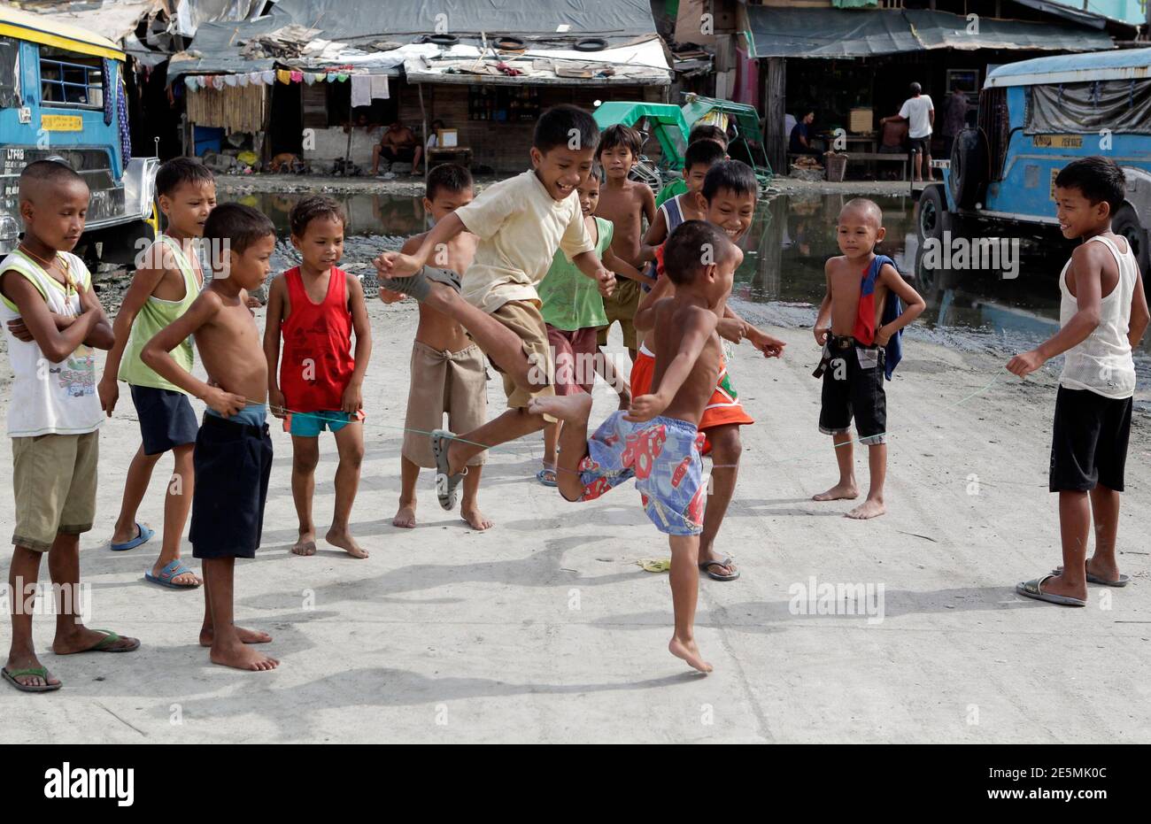 Slum tondo manila hi-res stock photography and images - Alamy