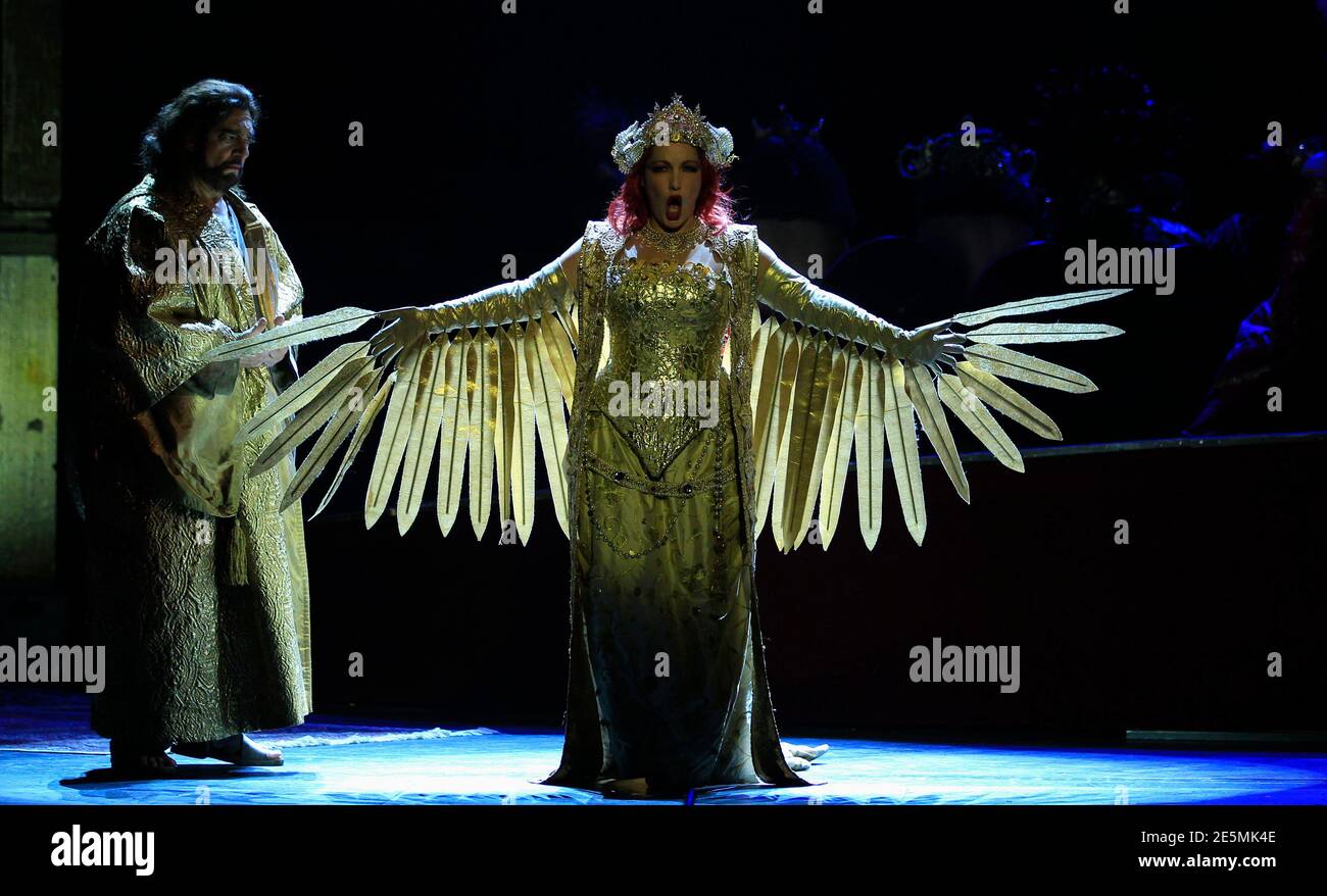 Thais Opera High Resolution Stock Photography and Images - Alamy