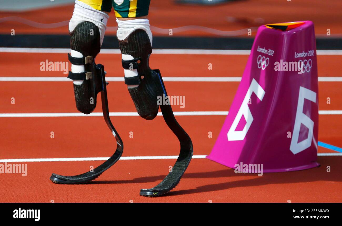 Prosthetic running blades hi-res stock photography and images - Alamy