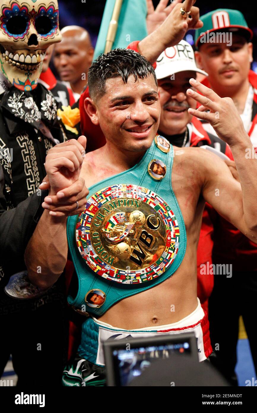 Steve ponce hi-res stock photography and images - Alamy