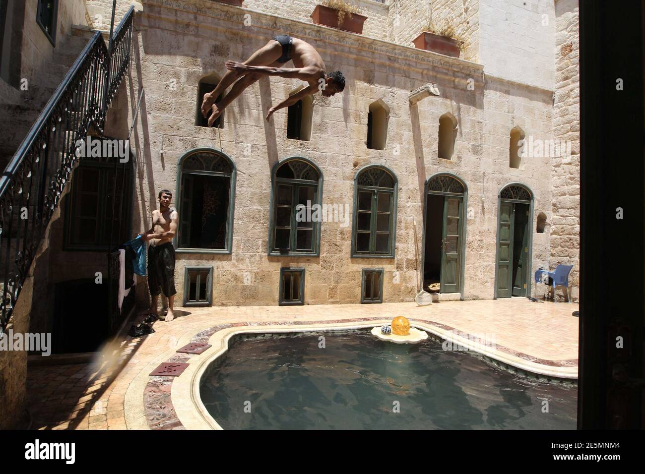 Army swimming pool hi-res stock photography and images - Alamy