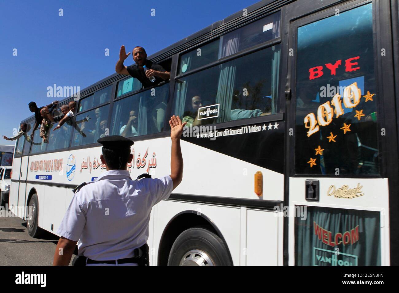Prisoner bus hi-res stock photography and images - Alamy