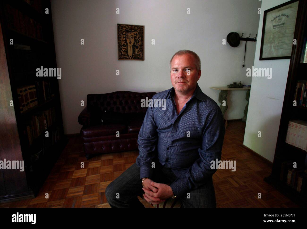 Airport x ray scan hi-res stock photography and images - Alamy