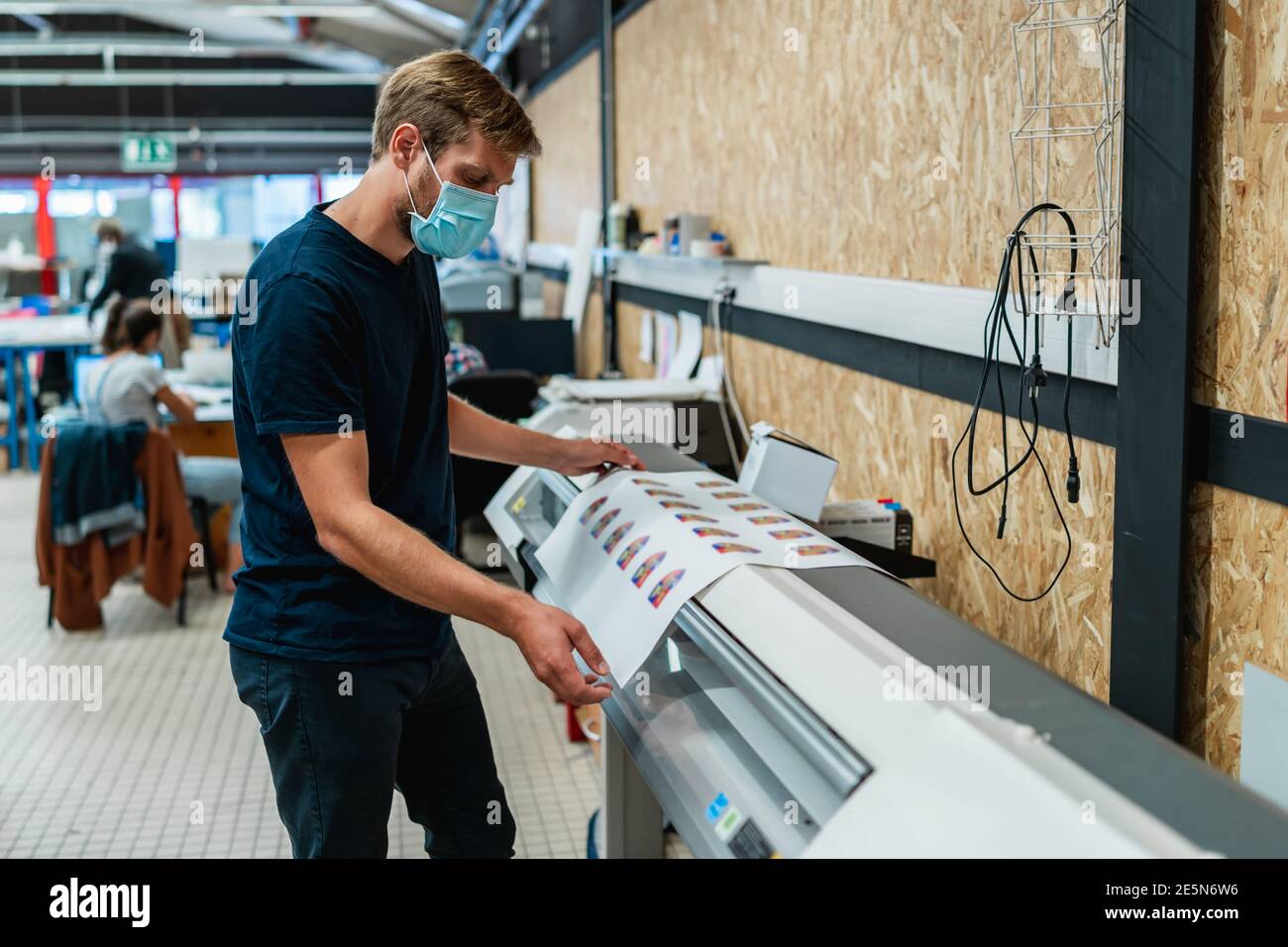 Operating a sewing machine hi-res stock photography and images - Alamy