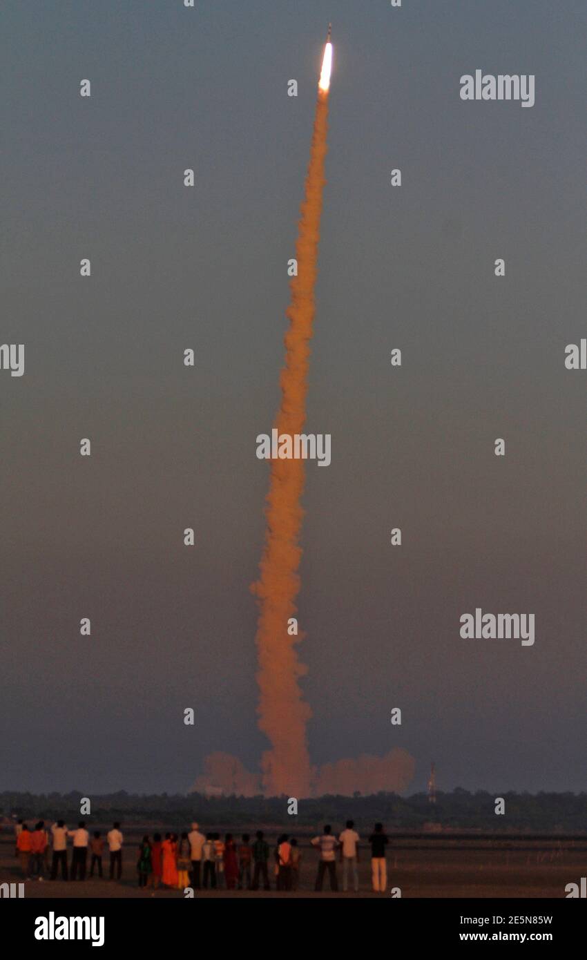 India first rocket launch hi-res stock photography and images - Alamy