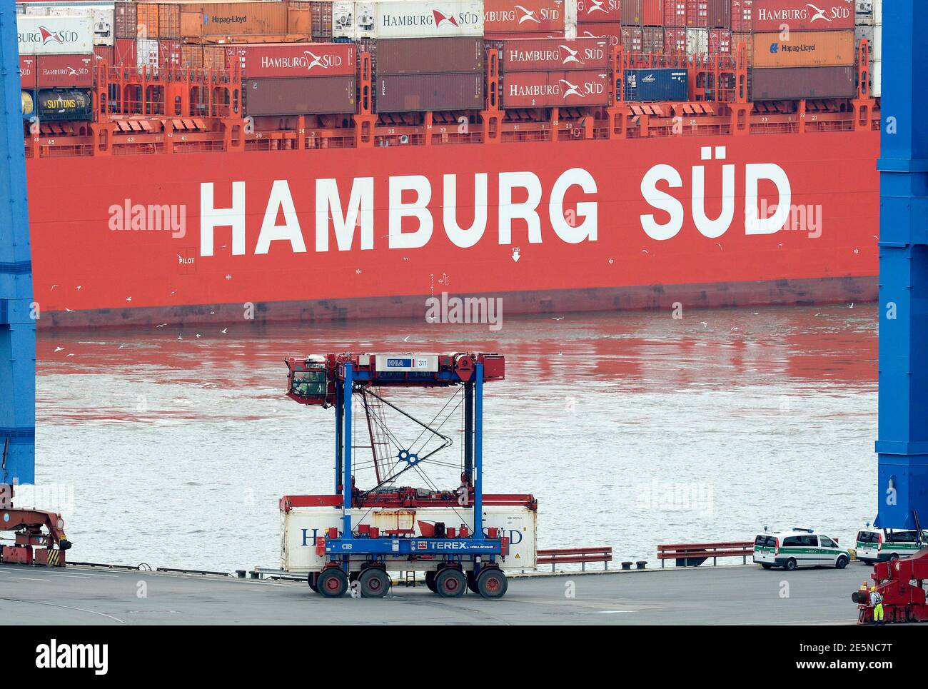 Van Carrier High Resolution Stock Photography and Images - Alamy