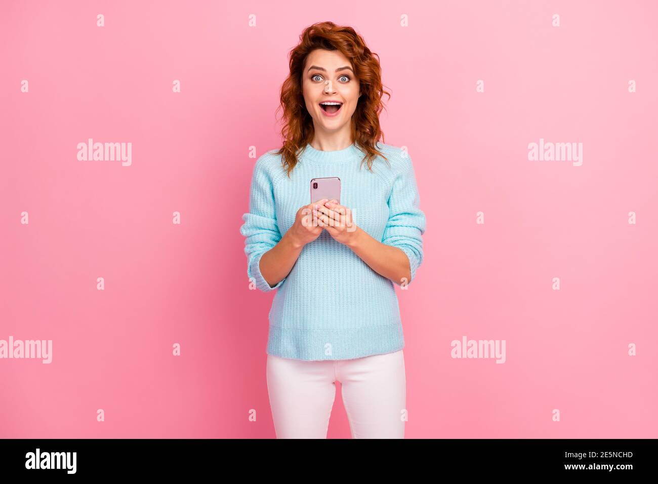 Portrait of her she nice attractive lovely charming glad amazed ...