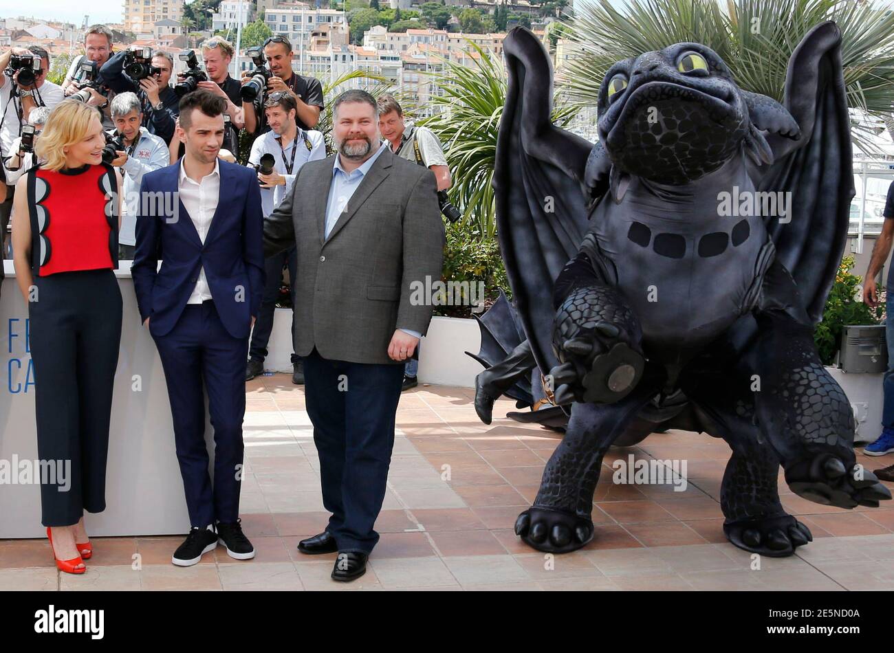 Hiccup and toothless hi-res stock photography and images - Alamy