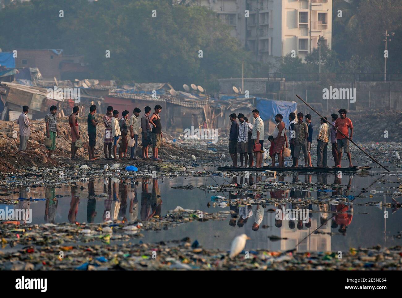 India sewage hi-res stock photography and images - Alamy