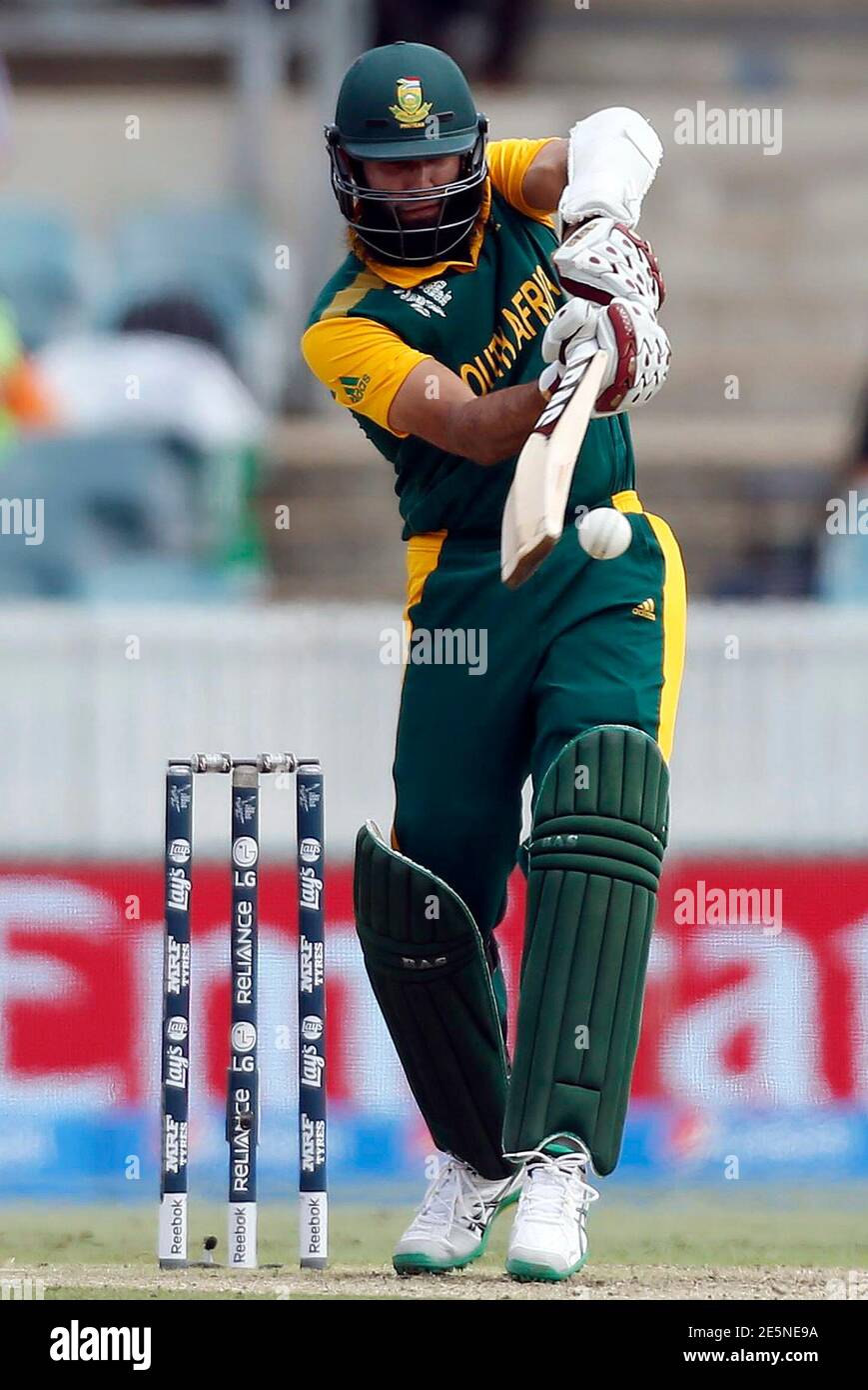 Australia ireland world cup match hi-res stock photography and images ...