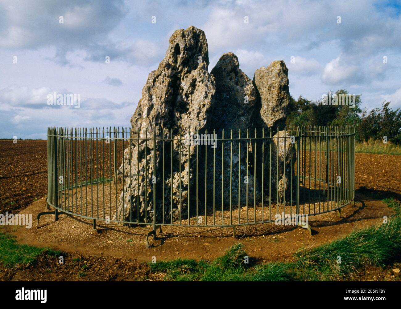 View NW of the Whispering Knights portal dolmen, Oxfordshire, UK: the 5 ...