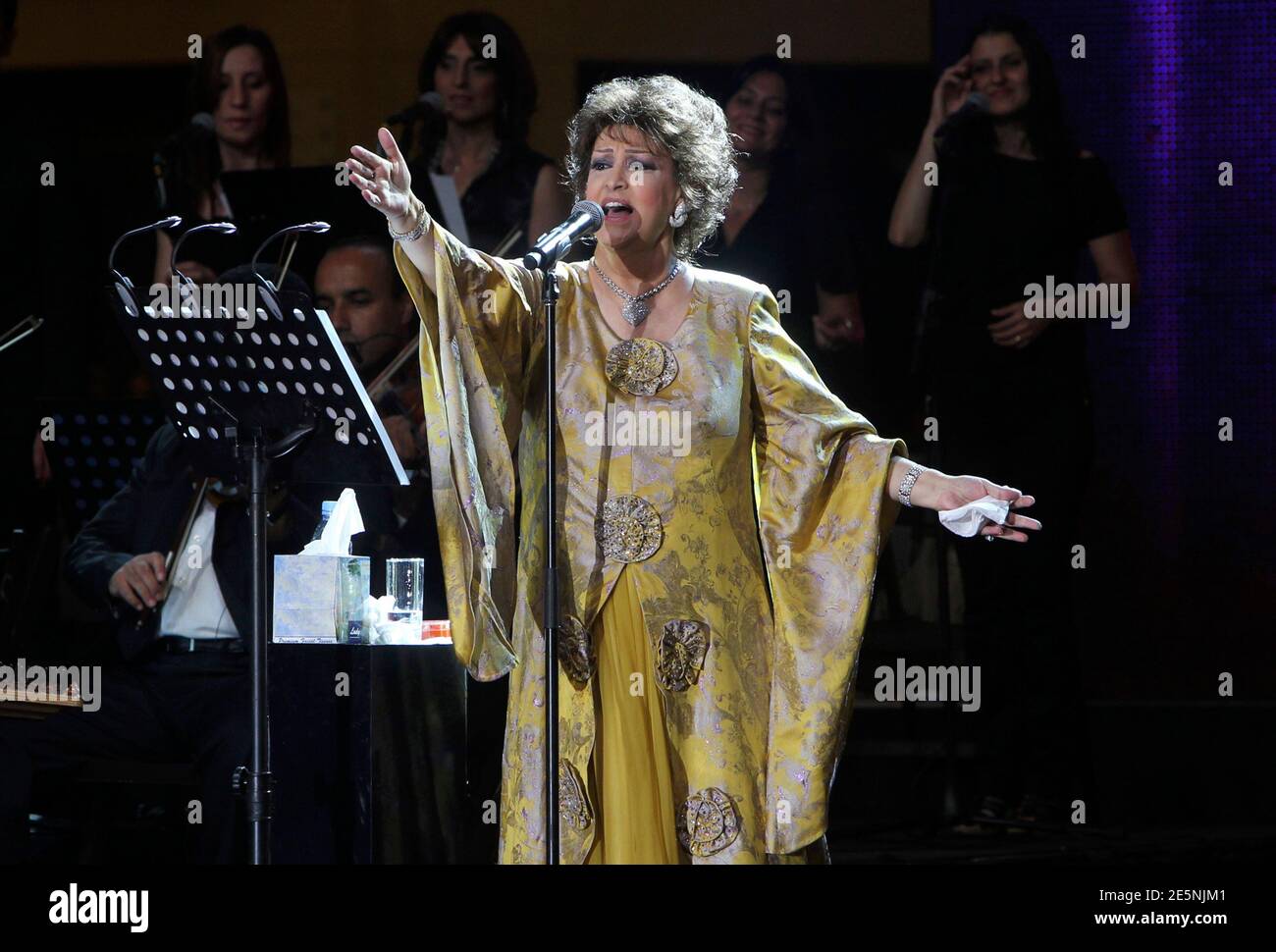 Algerian singer hi-res stock photography and images - Alamy