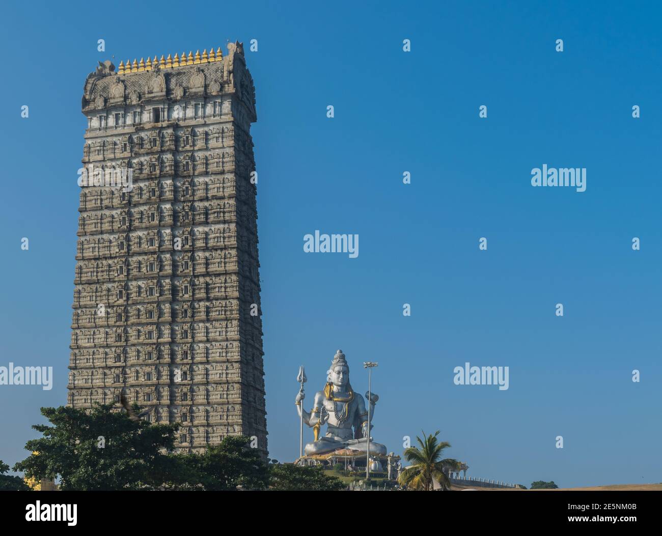 Murudeshwara temple complex hi-res stock photography and images - Alamy