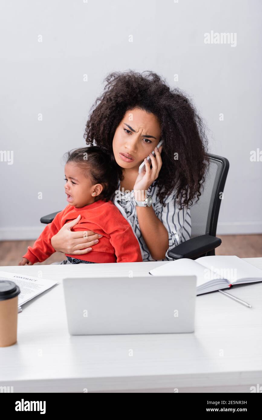Black girl crying hi-res stock photography and images - Alamy
