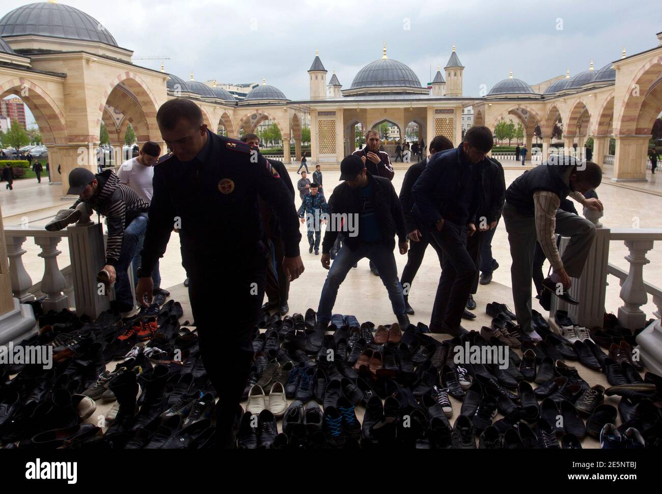 Remove shoes before entering hi-res stock photography and images - Alamy