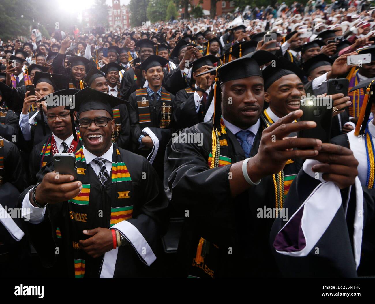 College graduation ceremony stage hi-res stock photography and images ...