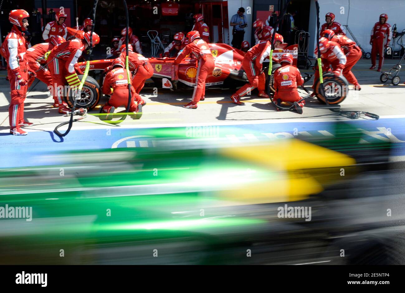 Ferrari Pit Stop Formula High Resolution Stock Photography and Images ...