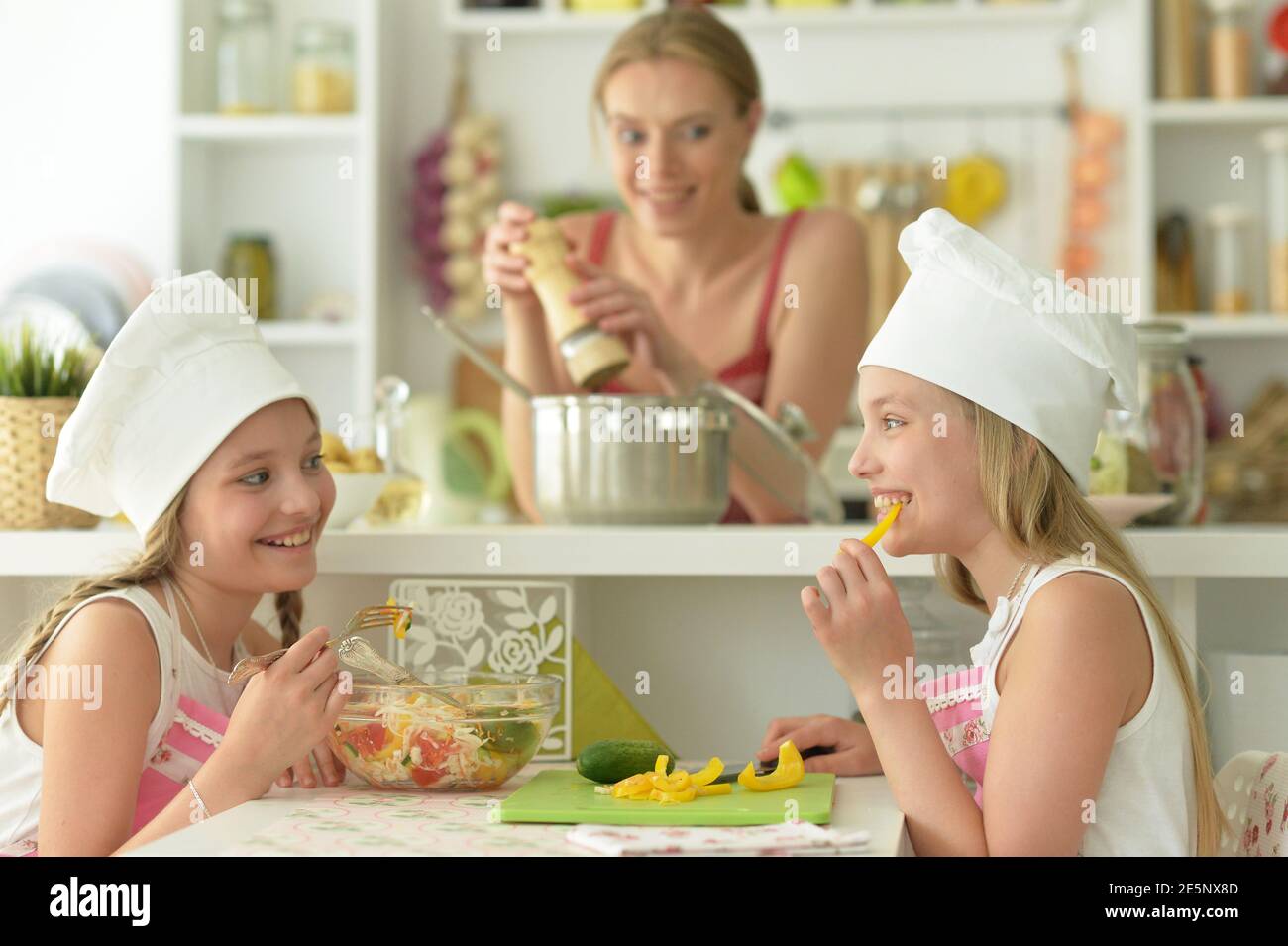 Coocking hi-res stock photography and images - Alamy