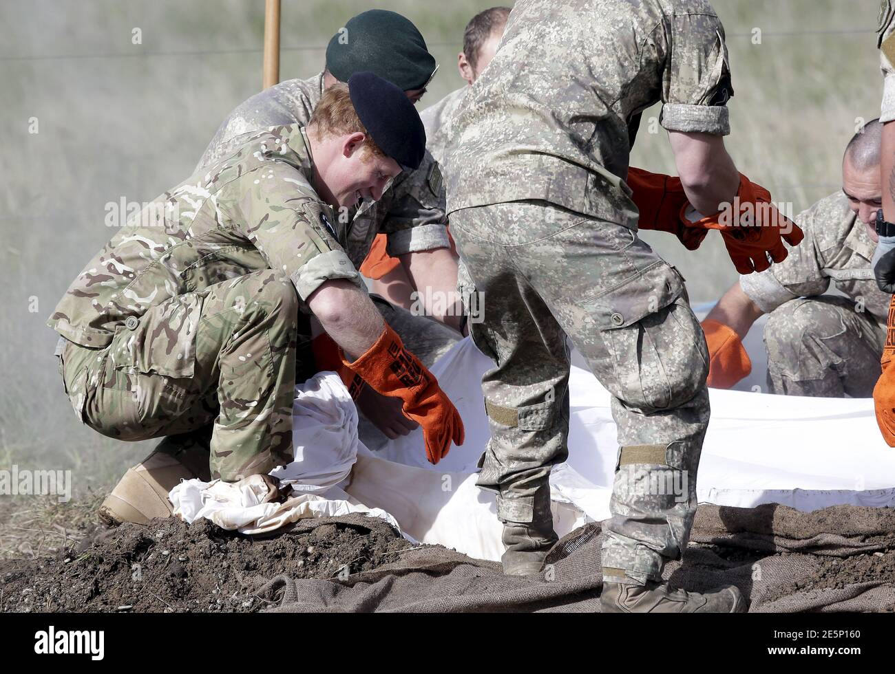 Hangi Cooking Method High Resolution Stock Photography and Images - Alamy