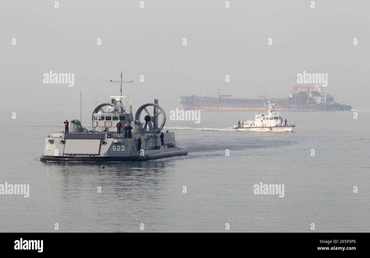 Military port hi-res stock photography and images - Alamy