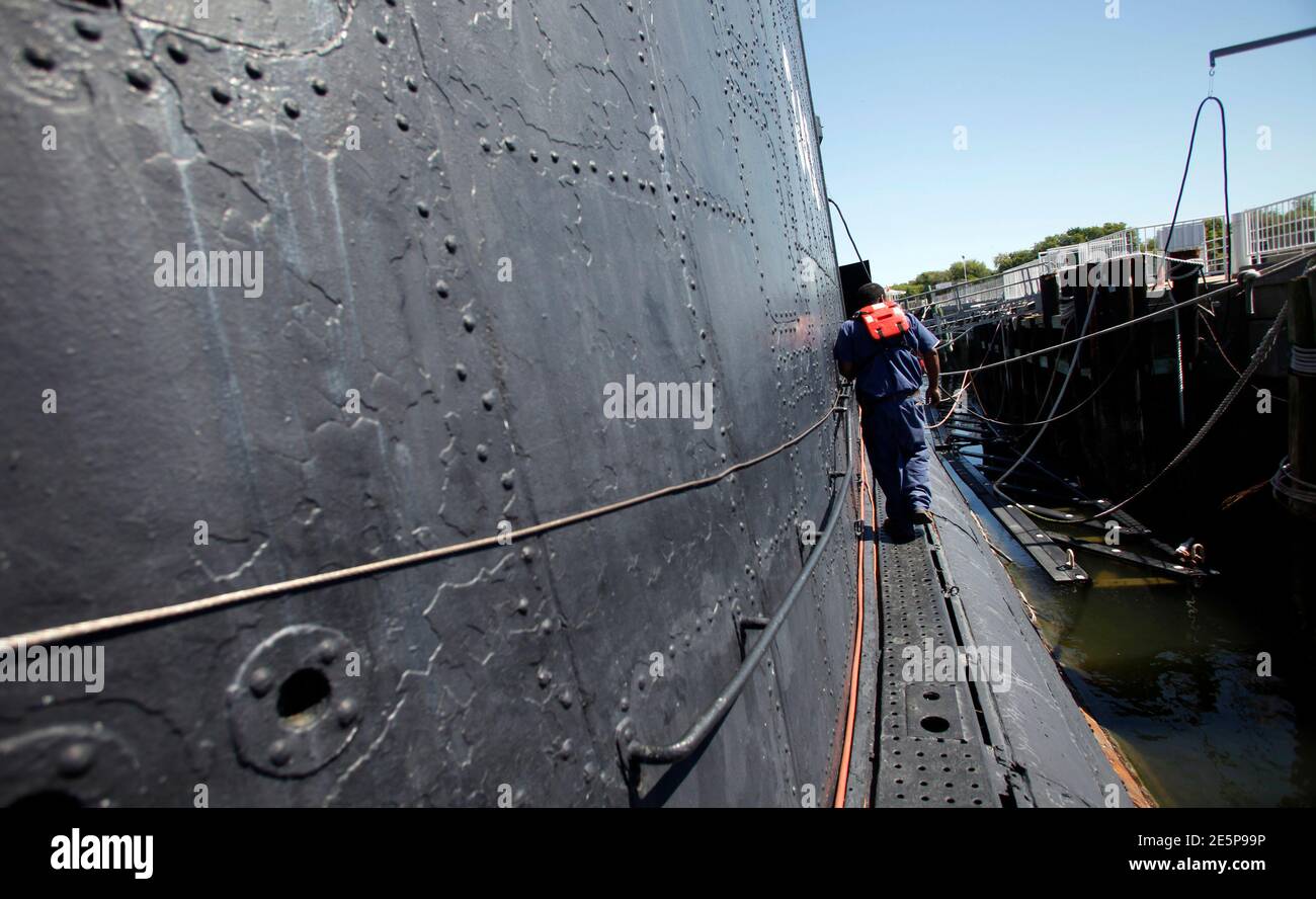 Uss clamagore hi-res stock photography and images - Alamy