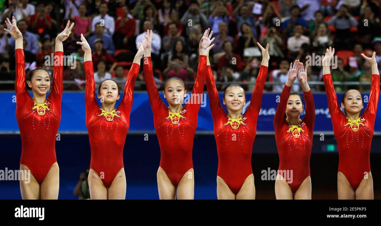 Gymnasts Asian High Resolution Stock Photography and Images - Alamy