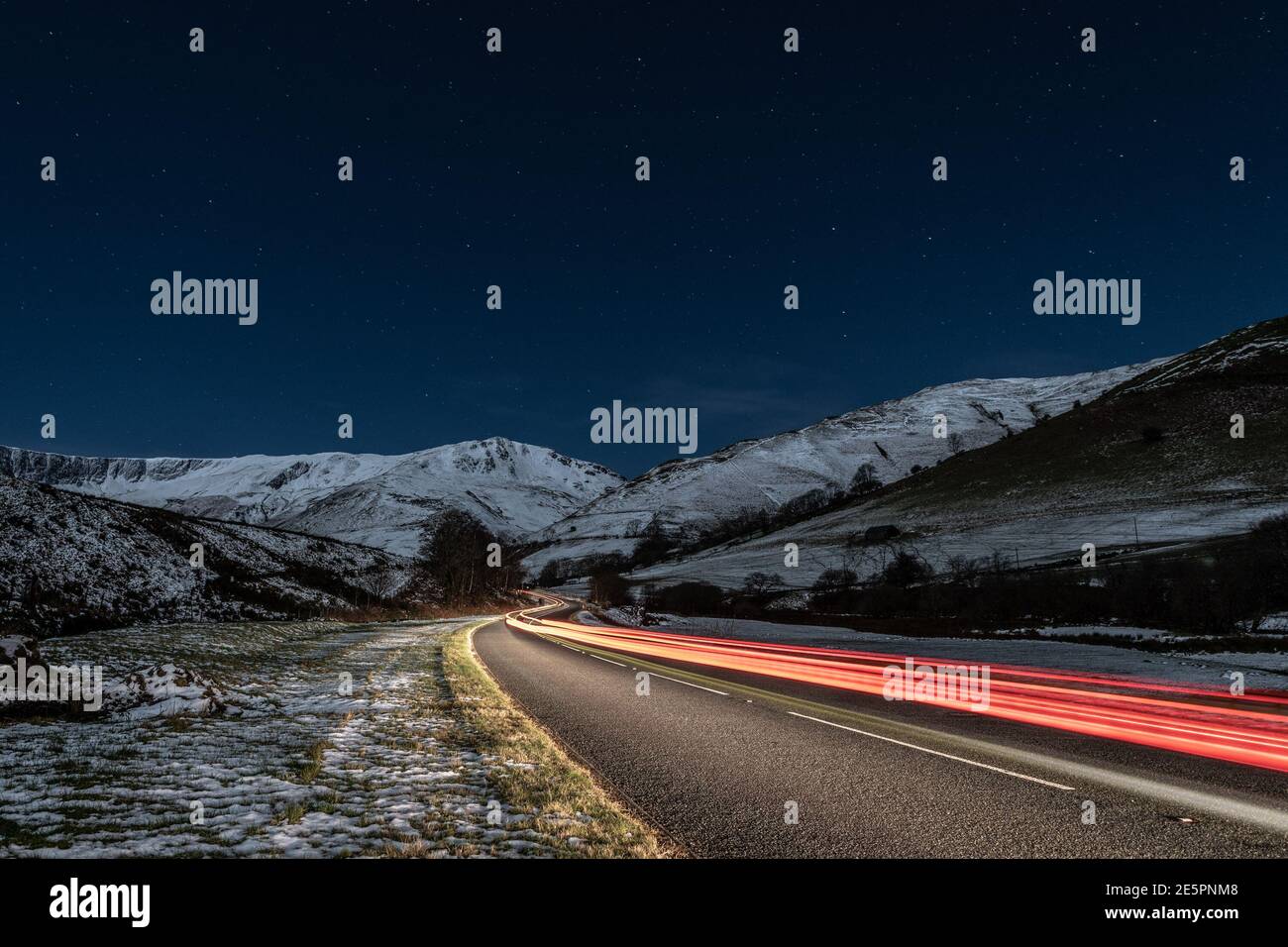 Snowdonia night sky hi-res stock photography and images - Alamy