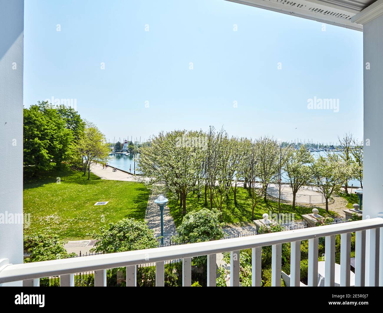Waterfront condo hi-res stock photography and images - Alamy