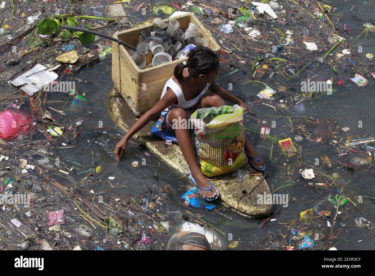 Garbage raft hi-res stock photography and images - Alamy