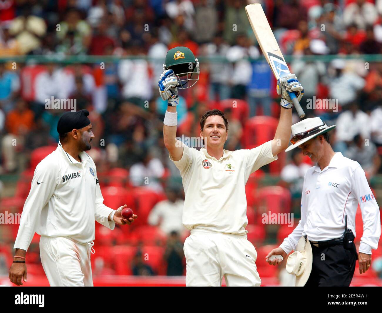 Umpire billy bowden hi-res stock photography and images - Alamy