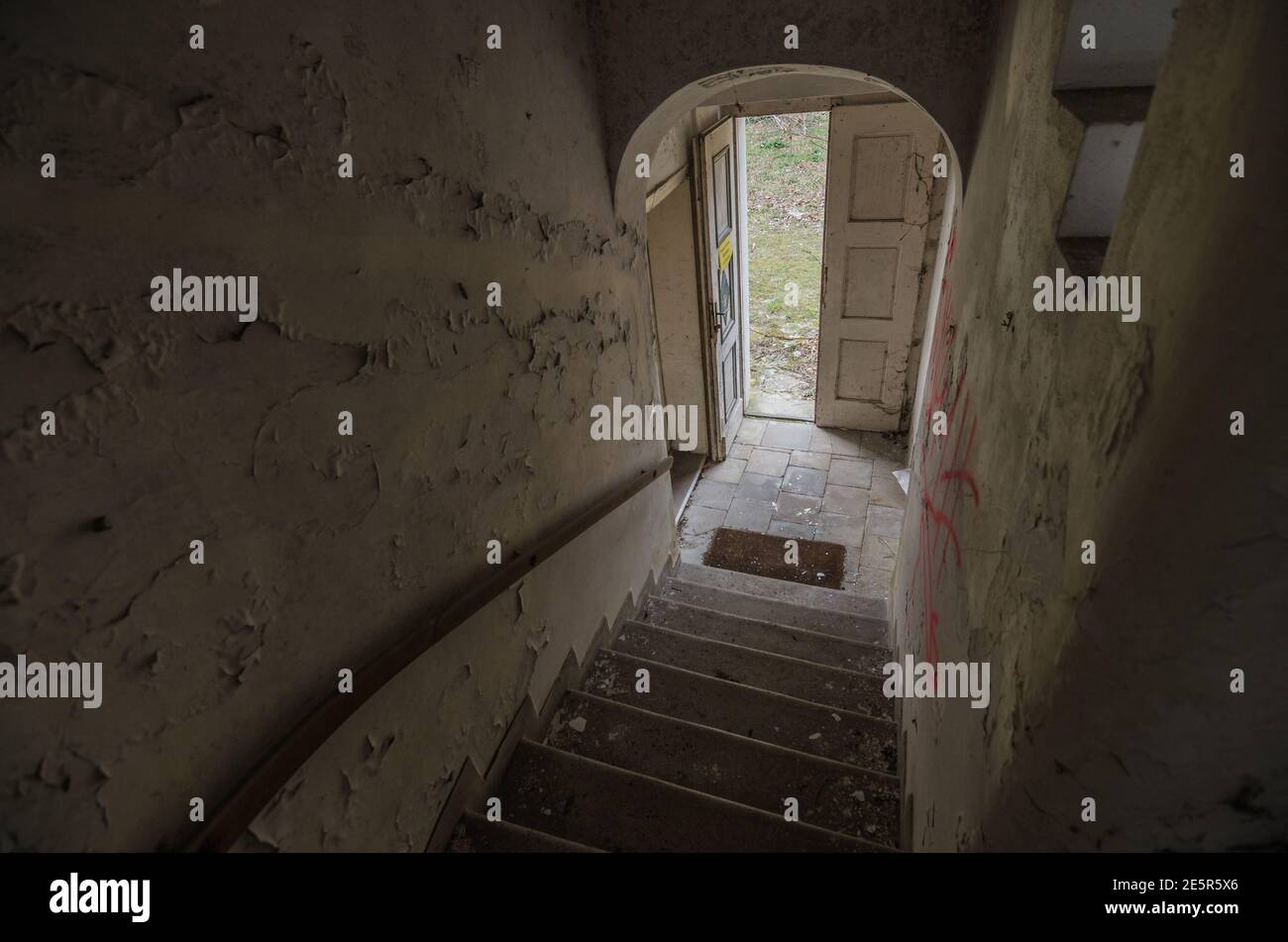 Monument disposal hi-res stock photography and images - Alamy