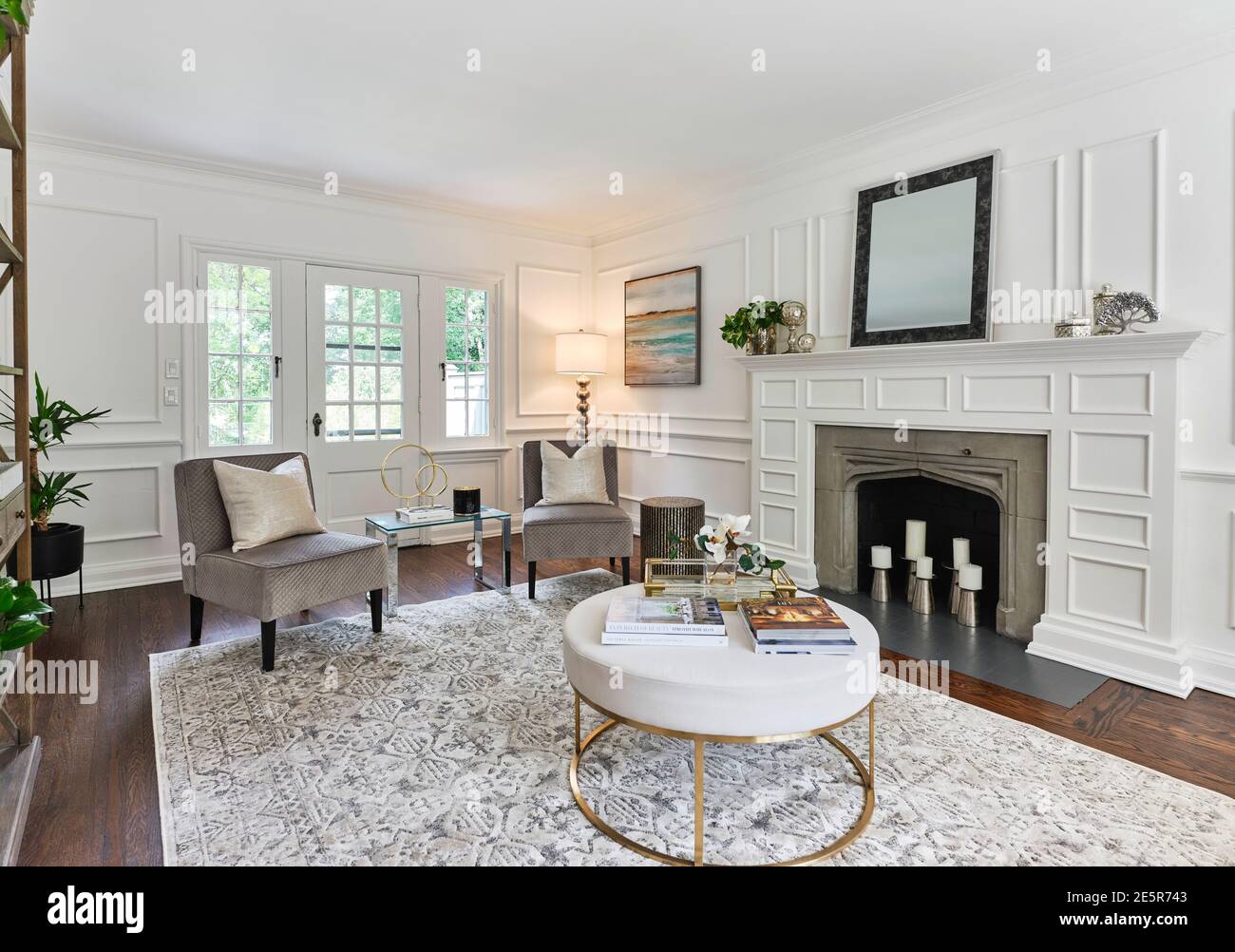 Real estate sign toronto hi-res stock photography and images - Alamy