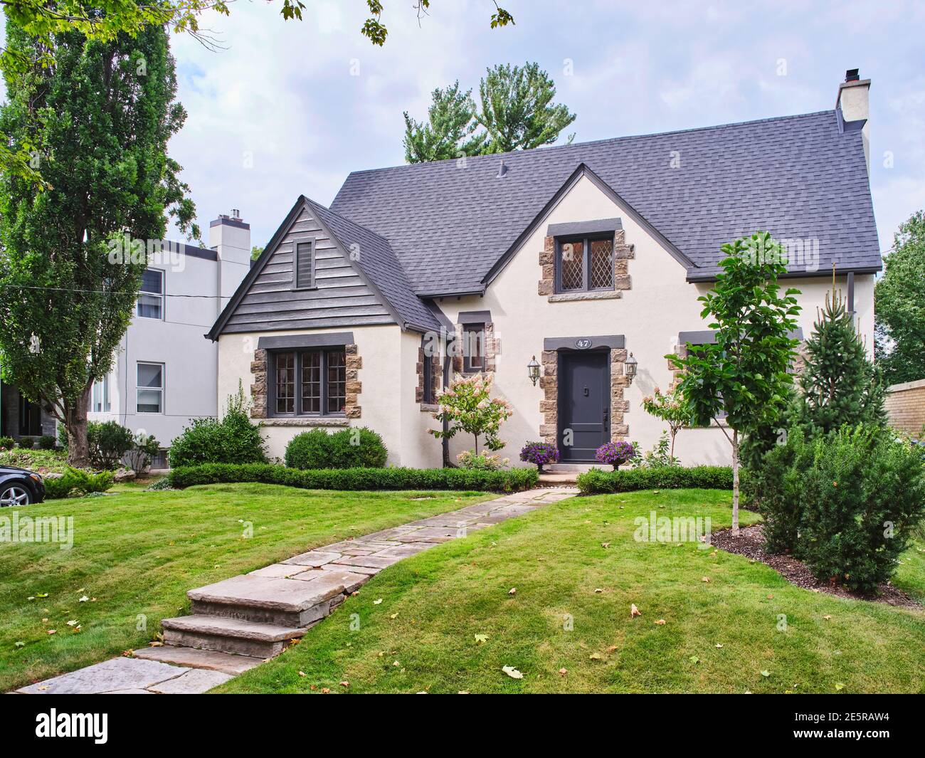 Toronto house for sale hi-res stock photography and images - Alamy