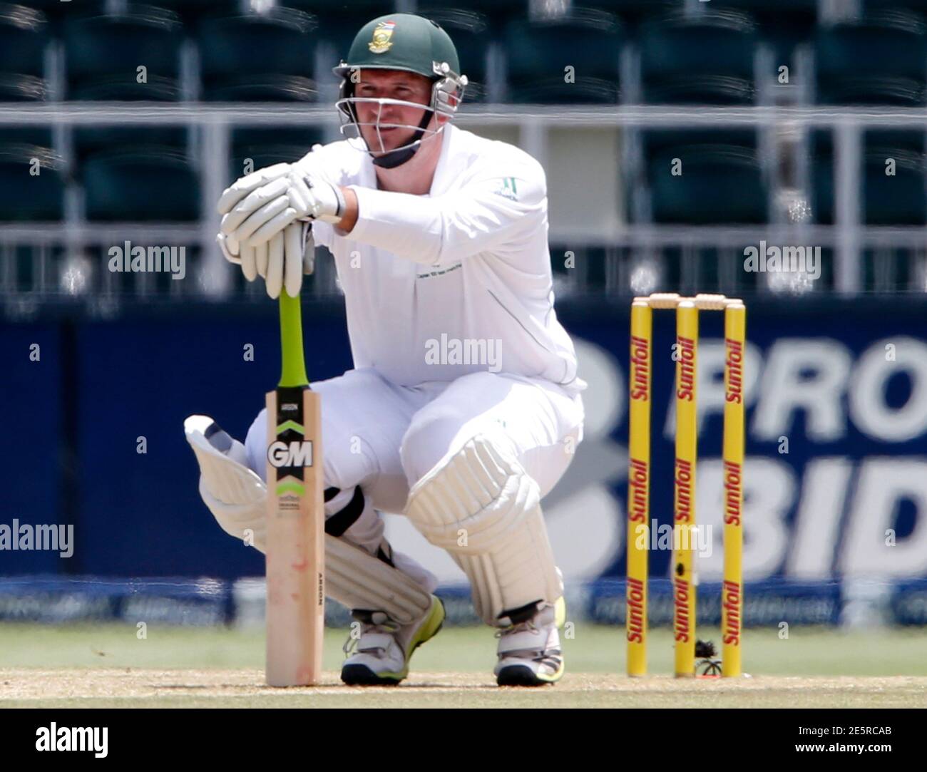 Sport cricket hi-res stock photography and images - Alamy