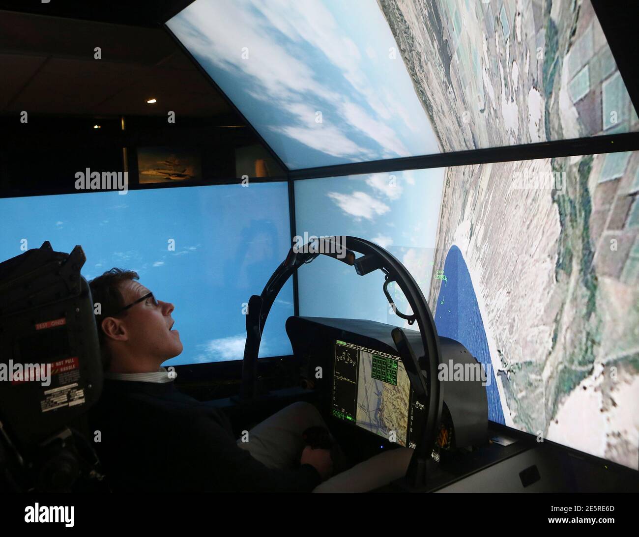 Flightglobal hi-res stock photography and images - Alamy