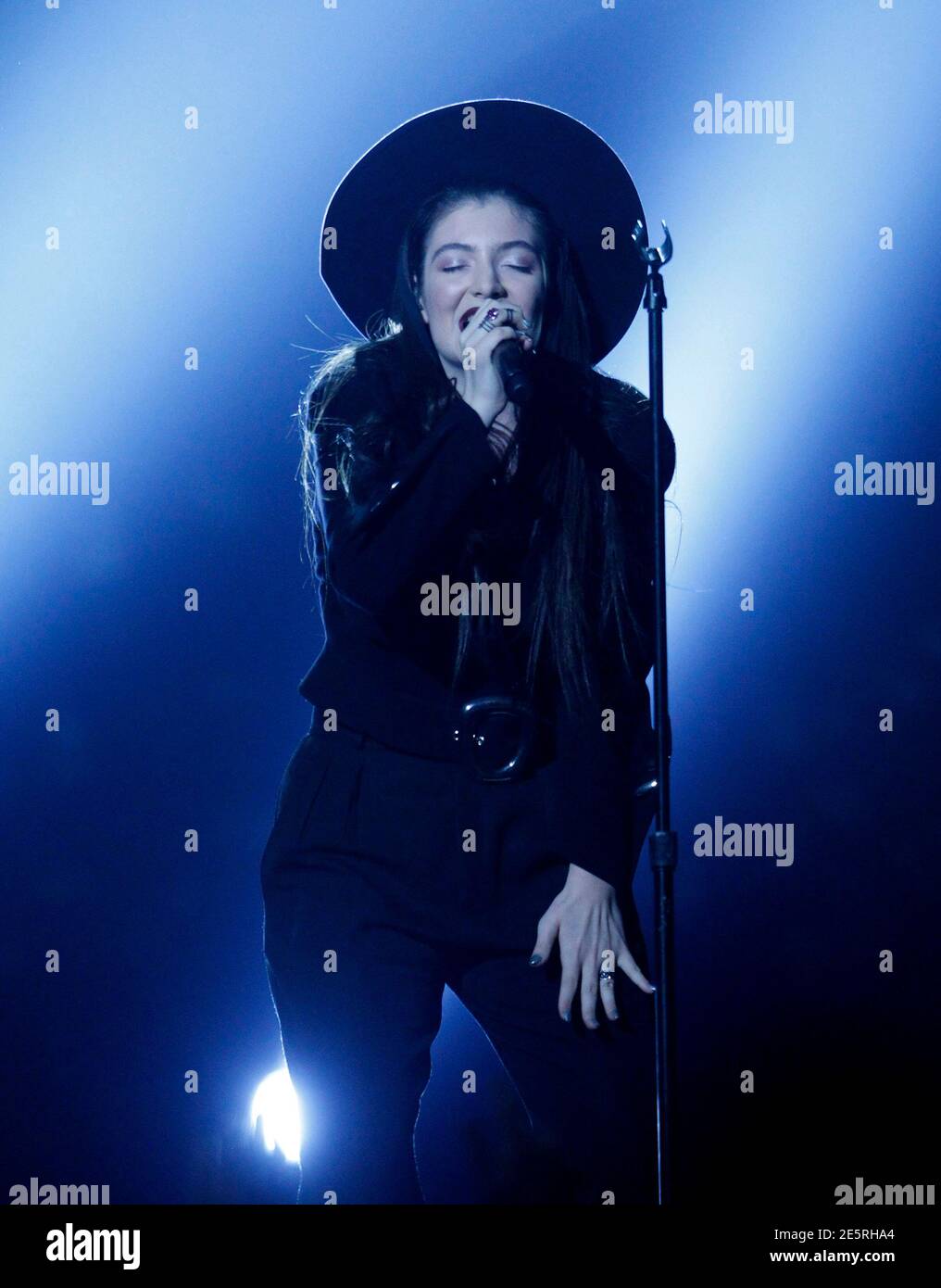 Lorde singer hi-res stock photography and images - Alamy