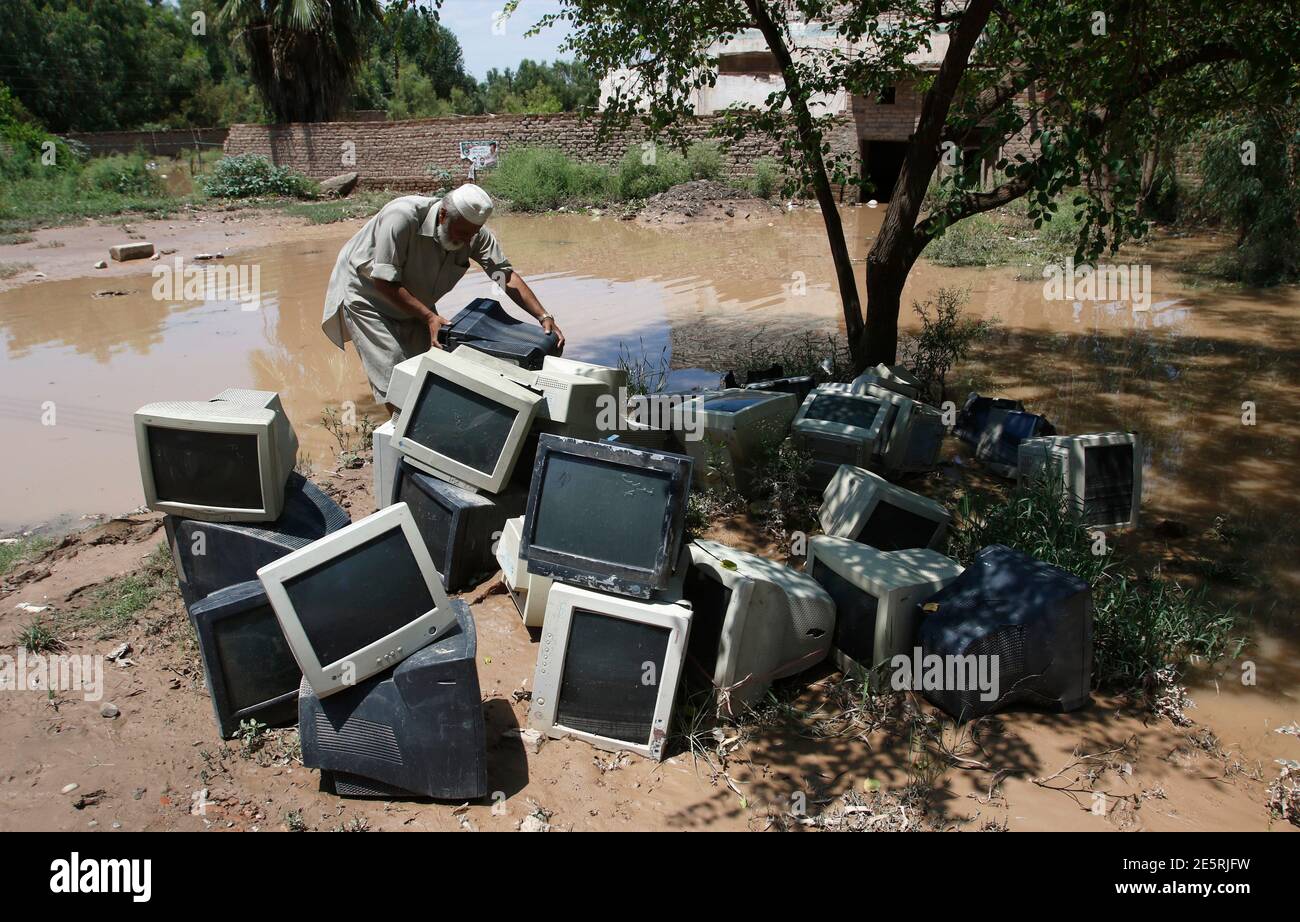 Torrential downpours caused flash flooding hi-res stock photography and ...