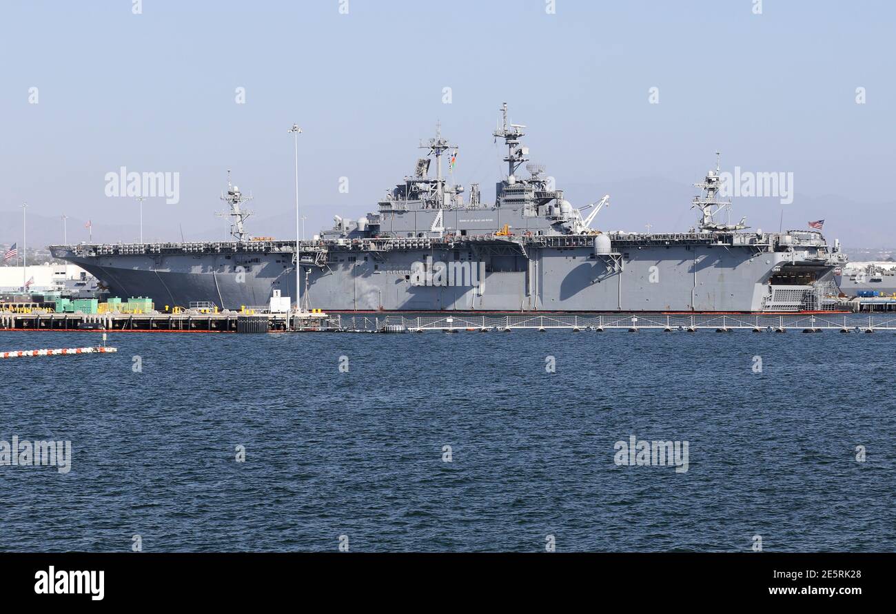 Uss Boxer Lhd 4 High Resolution Stock Photography and Images - Alamy