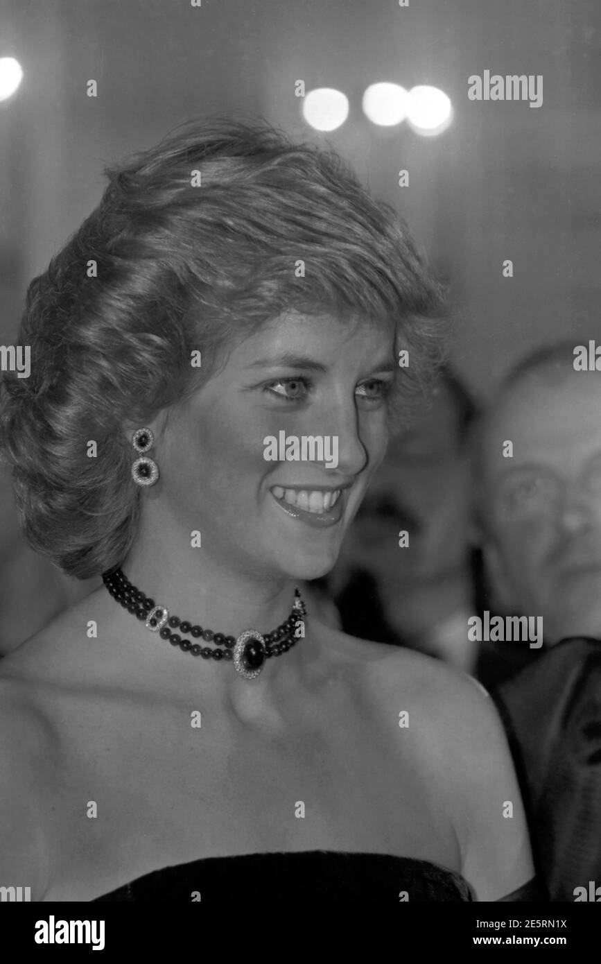 Prinzessin Diana Hochzeit Hi Res Stock Photography And Images Alamy