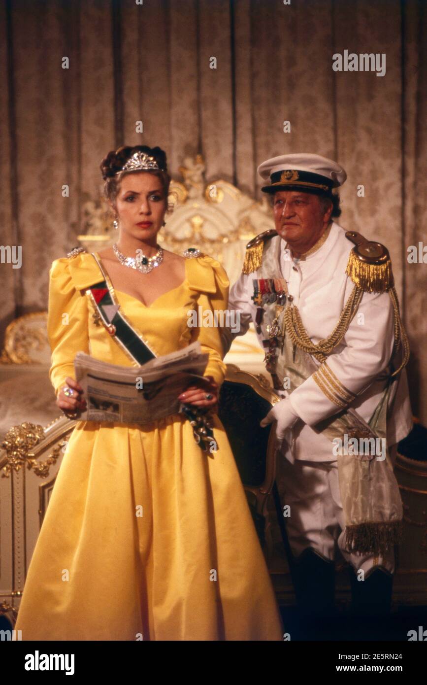 Michaela May als Königliche Hoheit Katharina von Mandalia und Thomas ...