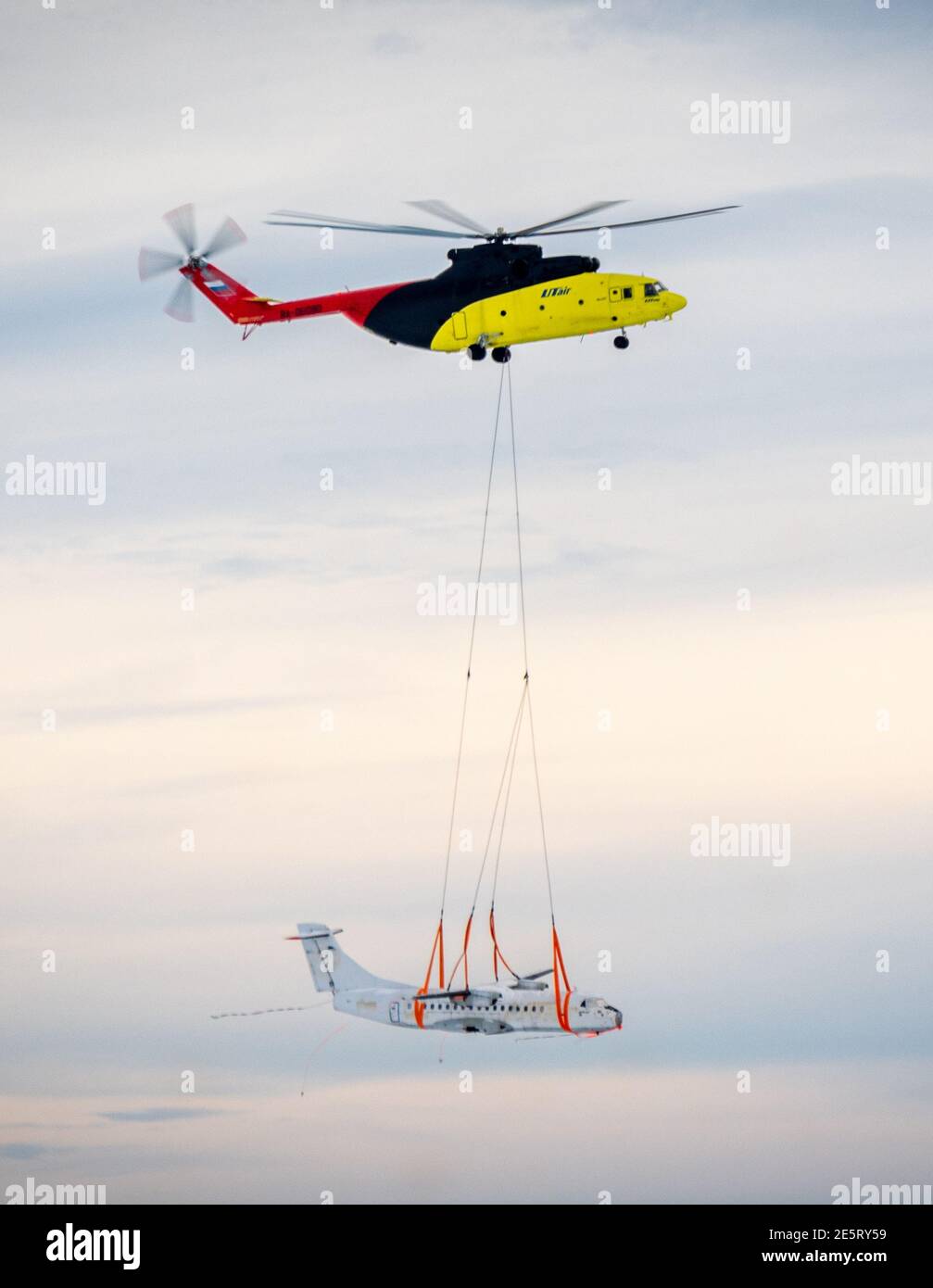 Mil Mi 26 Helicopter High Resolution Stock Photography and Images - Alamy
