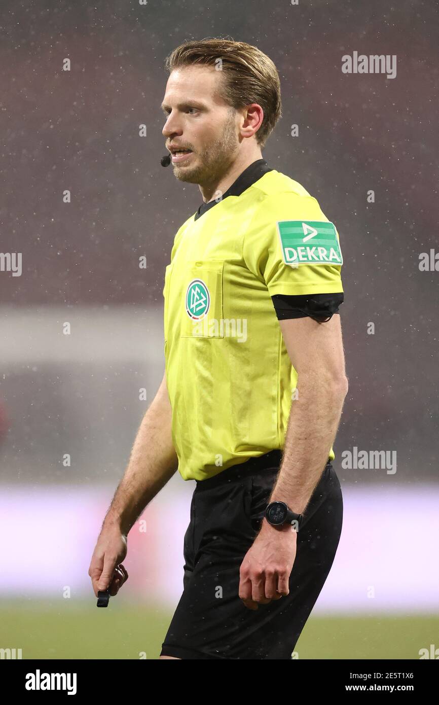 Nuremberg, Germany. 27th Jan, 2021. Football: 2. Bundesliga, 1. FC ...