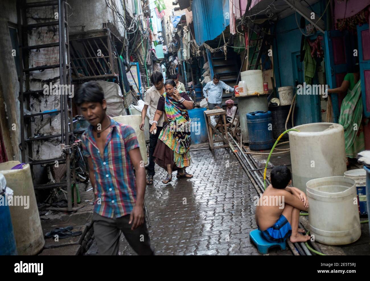 India mumbai slum dharavi largest hi-res stock photography and images ...