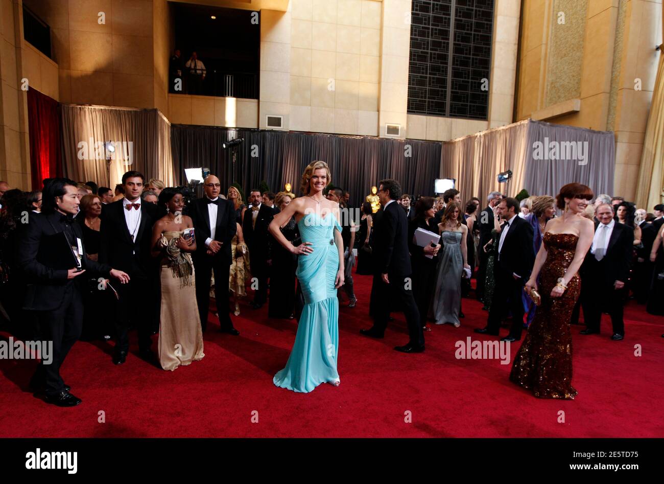 Ellie kemper red carpet hi-res stock photography and images - Alamy