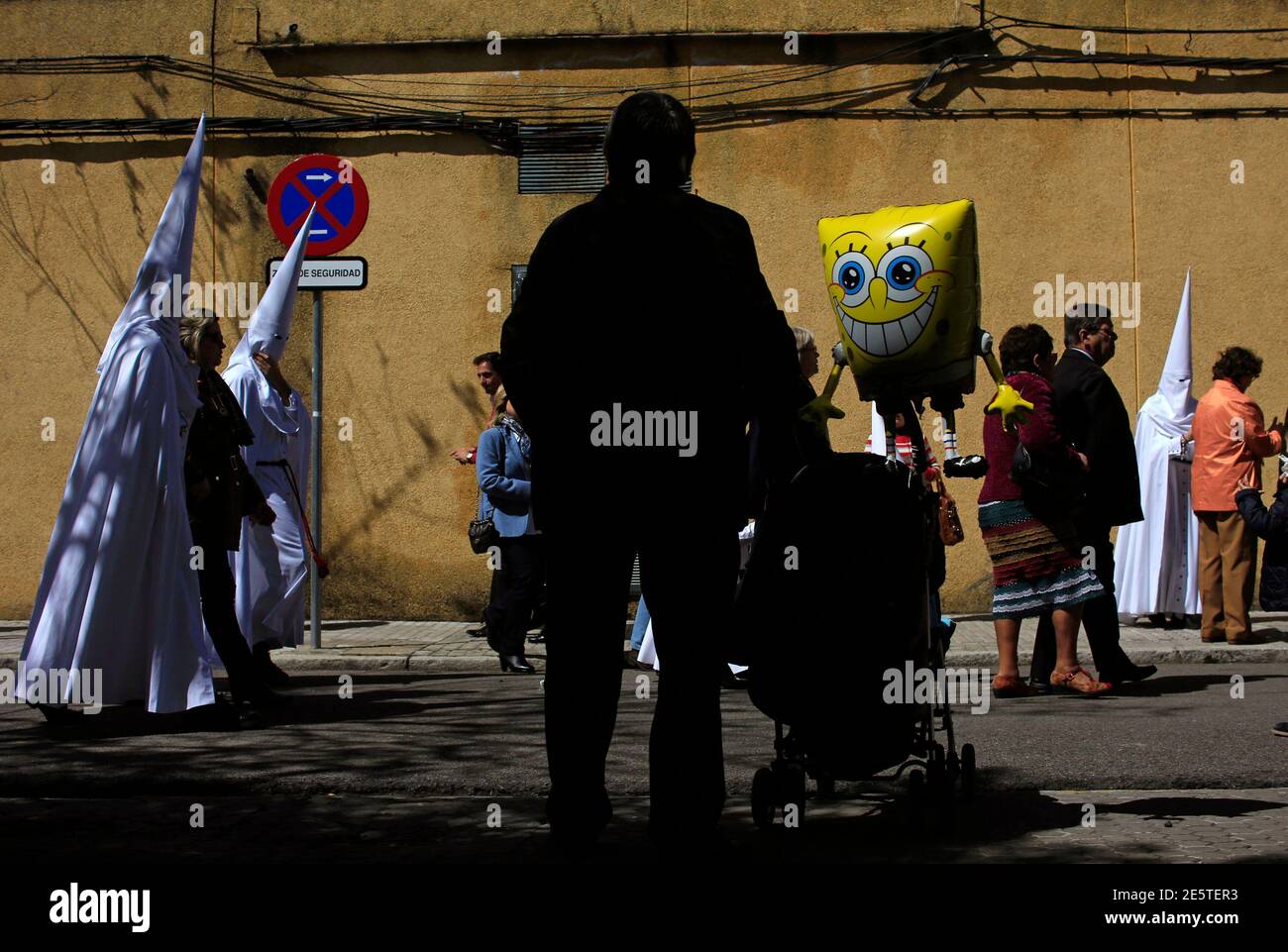 Spongebob squarepants drawing hi-res stock photography and images - Alamy