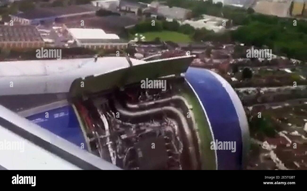 Plane engine damage hi-res stock photography and images - Alamy