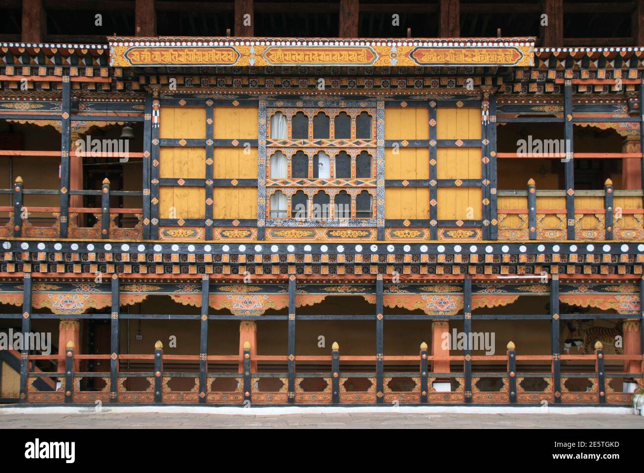 buddhist fortress (dzong) in paro (bhutan Stock Photo - Alamy