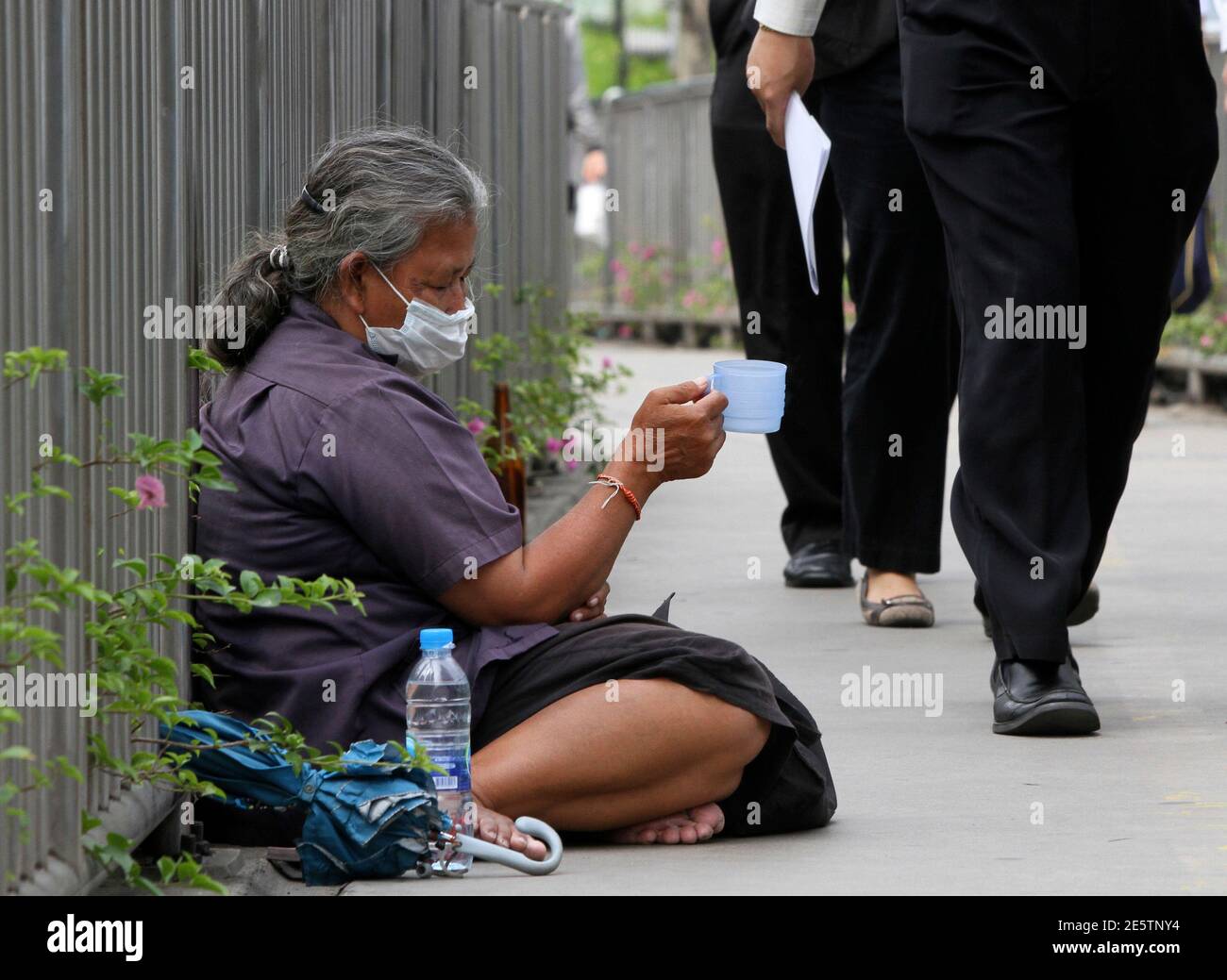 Bangkok homeless person hi-res stock photography and images - Alamy