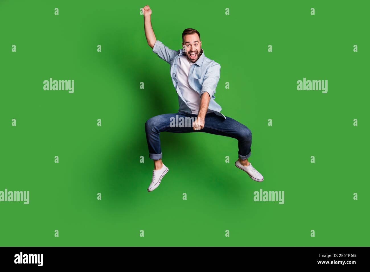 Handsome cowboy riding hi-res stock photography and images - Alamy