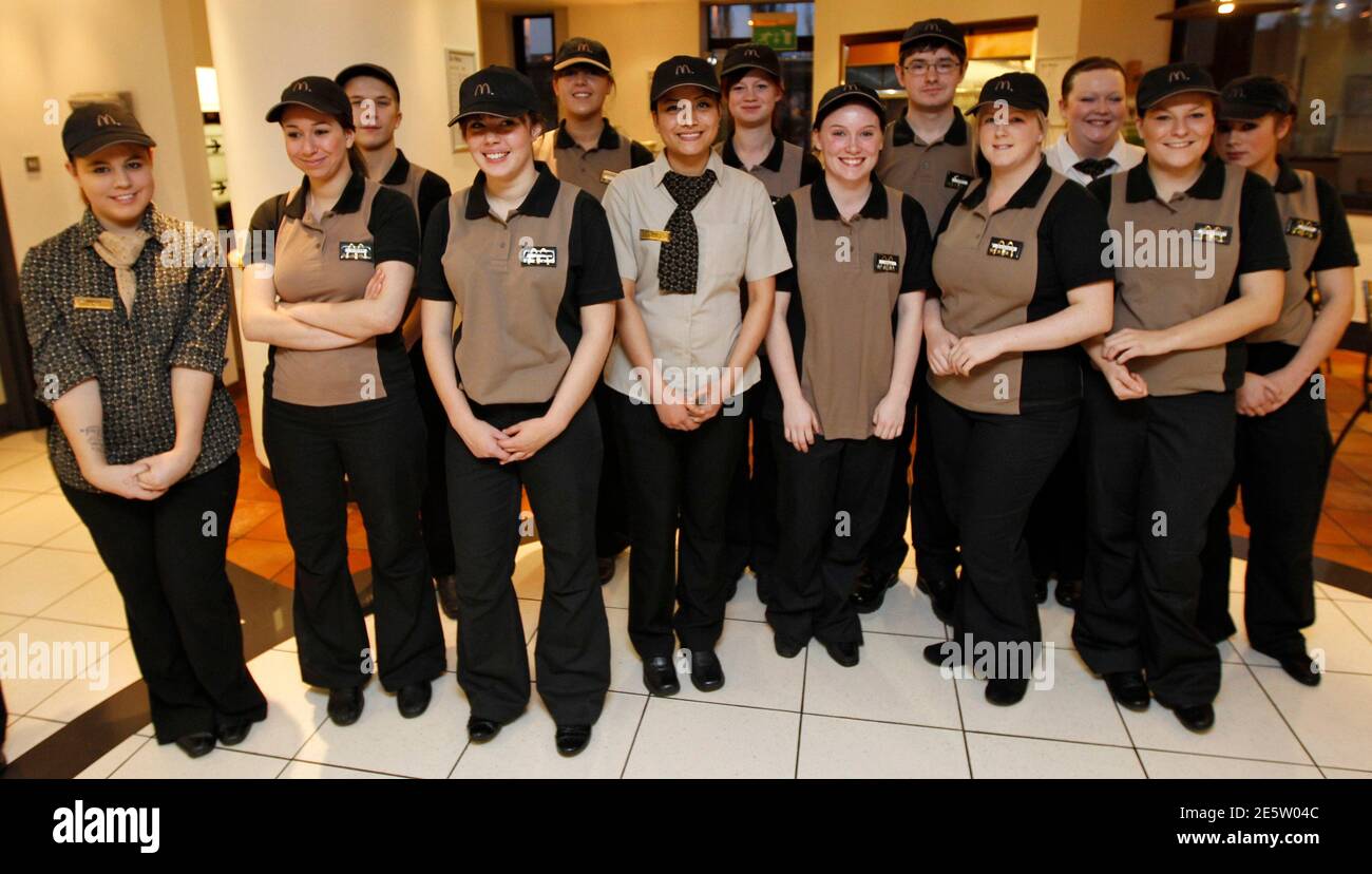 Mcdonalds staff hi-res stock photography and images - Alamy